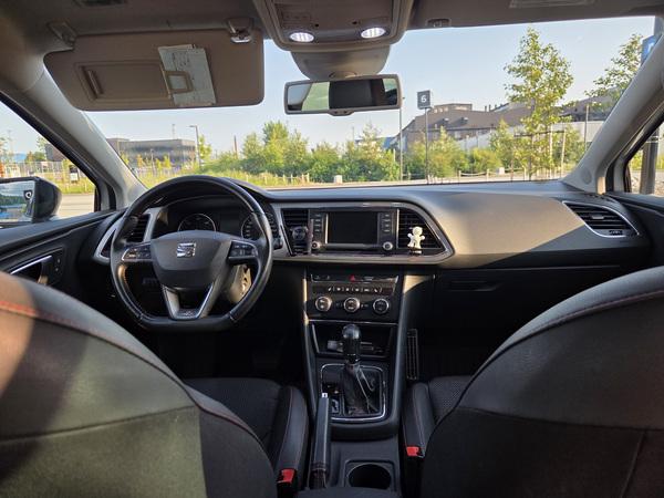 White SEAT Leon 2014 in Tallinn, with an engine capacity of 2.00 L and mileage of 32 thousand km for 5500 €, photo 6 on AUTOMOTO.COM.LV