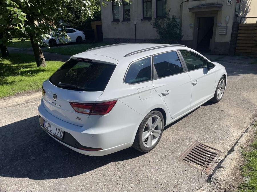 White SEAT Leon 2014 in Kaunas, with an engine capacity of 1.98 L and mileage of 218 thousand km for 5500 €, photo 5 on AUTOMOTO.COM.LV