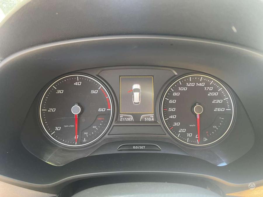 White SEAT Leon 2014 in Kaunas, with an engine capacity of 1.98 L and mileage of 218 thousand km for 5500 €, photo 7 on AUTOMOTO.COM.LV