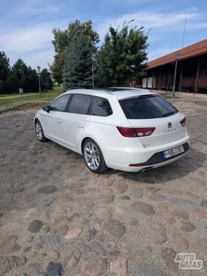 White SEAT Leon 2014 in Panevezys, with an engine capacity of 2.00 L and mileage of 276 thousand km for 7499 €, photo 7 on AUTOMOTO.COM.LV