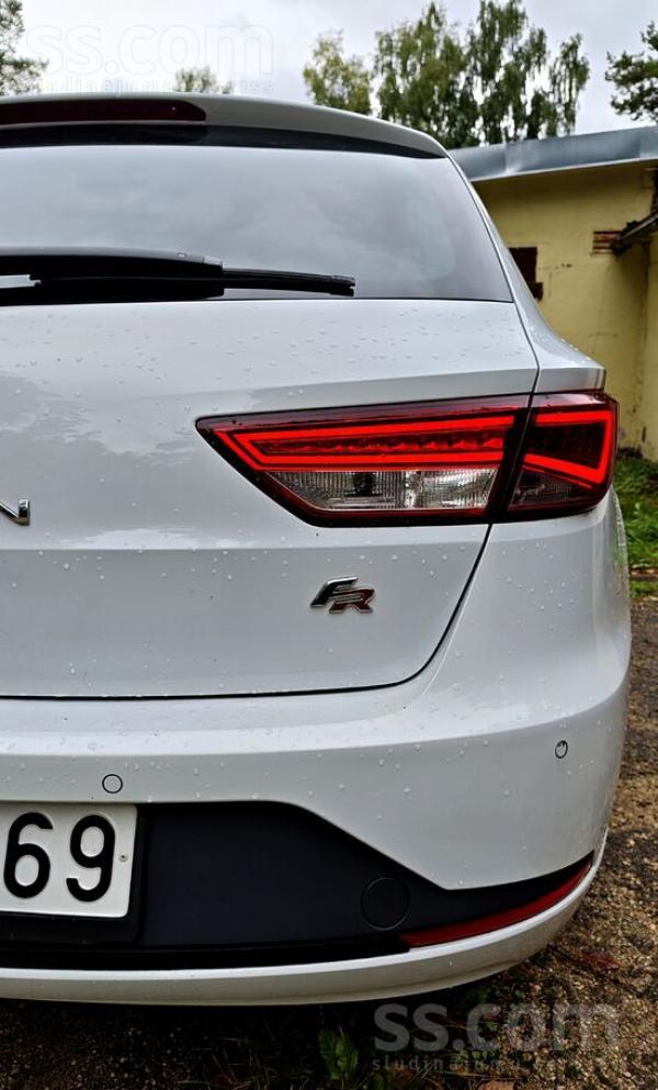SEAT Leon 2014 Rīga vietnē Balts SEAT Leon 2014 Rīga, ar dzinēja tilpumu 2.00 L un nobraukumu 244 tūkst. km par 6850 €, foto 5 vietnē AUTOMOTO.COM.LV