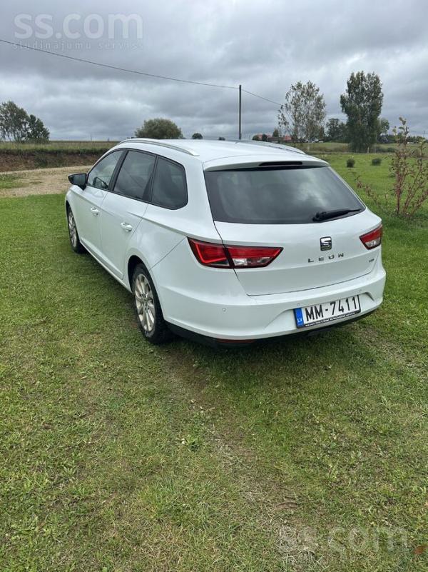 White SEAT Leon 2014 in Daugavpils, with an engine capacity of 1.60 L and mileage of 162 thousand km for 6300 €, photo 5 on AUTOMOTO.COM.LV