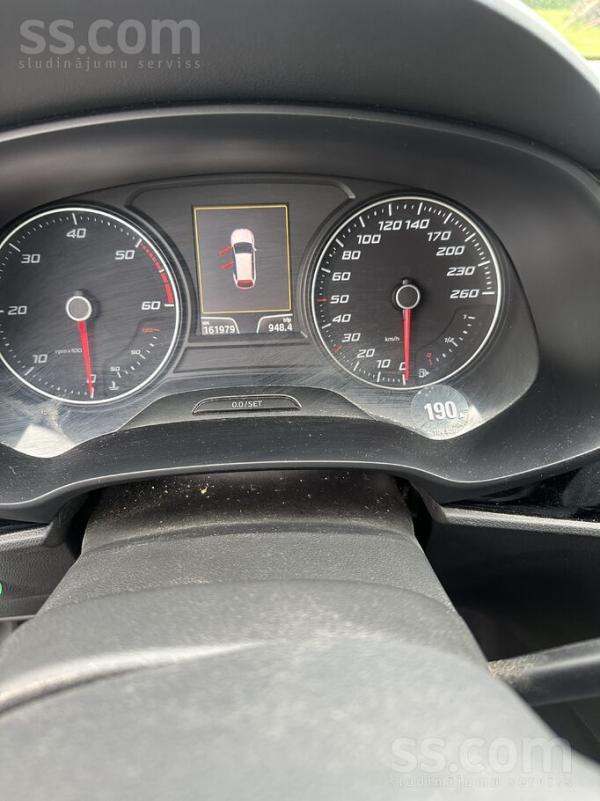 White SEAT Leon 2014 in Daugavpils, with an engine capacity of 1.60 L and mileage of 162 thousand km for 6300 €, photo 6 on AUTOMOTO.COM.LV