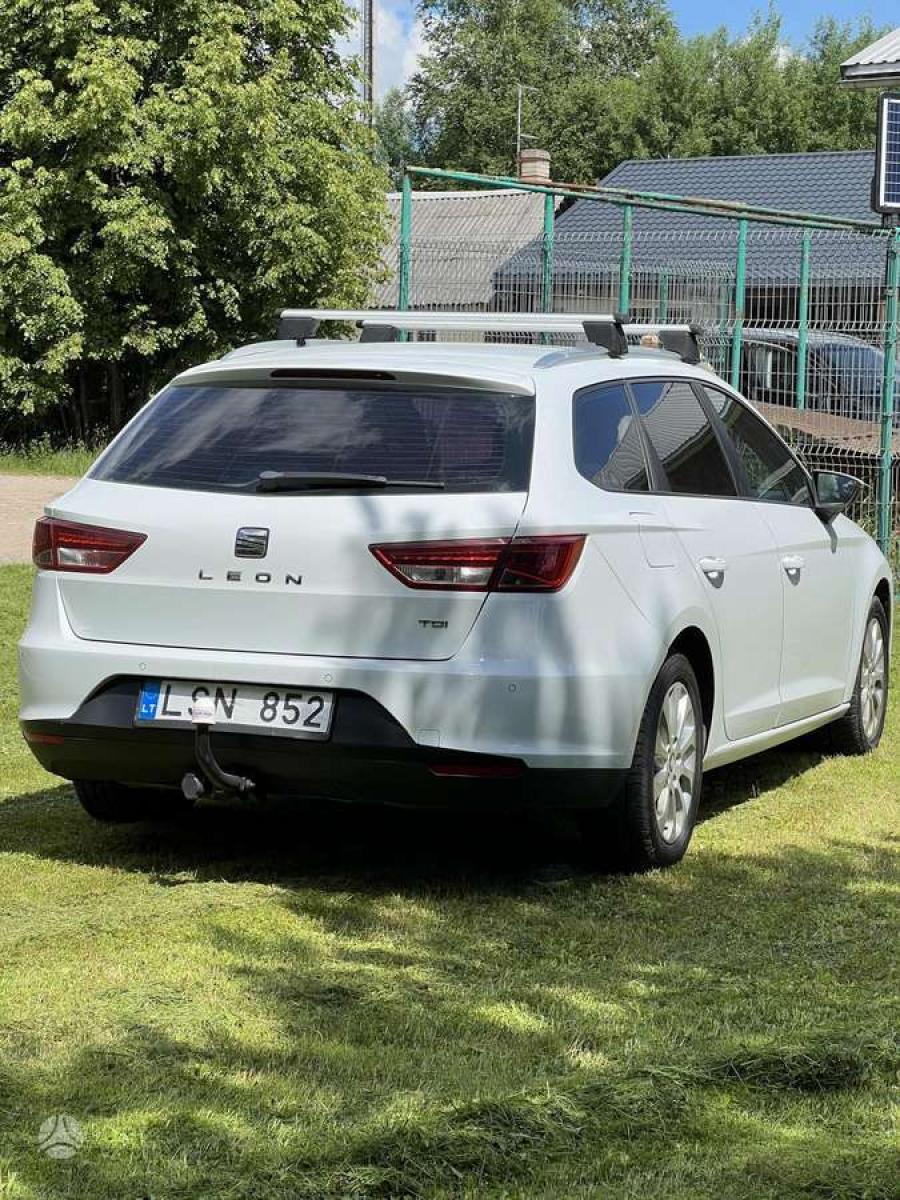 White SEAT Leon 2015 in Vilnius, with an engine capacity of 1.60 L and mileage of 203 thousand km for 6300 €, photo 4 on AUTOMOTO.COM.LV