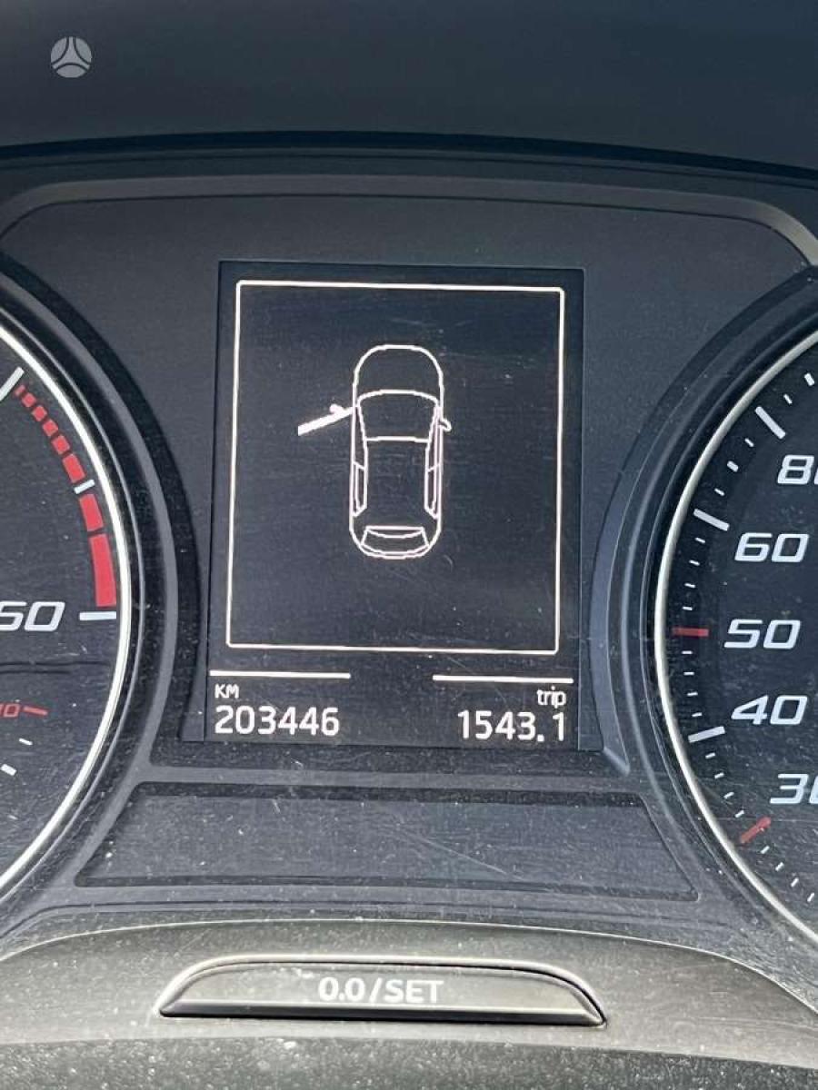 White SEAT Leon 2015 in Vilnius, with an engine capacity of 1.60 L and mileage of 203 thousand km for 6300 €, photo 12 on AUTOMOTO.COM.LV