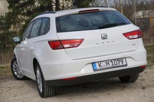 White SEAT Leon 2015 in Riga, with an engine capacity of 1.60 L and mileage of 158 thousand km for 7970 €, photo 10 on AUTOMOTO.COM.LV