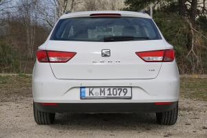 White SEAT Leon 2015 in Riga, with an engine capacity of 1.60 L and mileage of 158 thousand km for 7970 €, photo 11 on AUTOMOTO.COM.LV