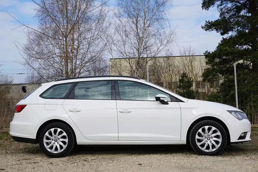 White SEAT Leon 2015 in Riga, with an engine capacity of 1.60 L and mileage of 158 thousand km for 7970 €, photo 14 on AUTOMOTO.COM.LV