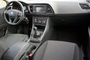 White SEAT Leon 2015 in Riga, with an engine capacity of 1.60 L and mileage of 158 thousand km for 7970 €, photo 18 on AUTOMOTO.COM.LV