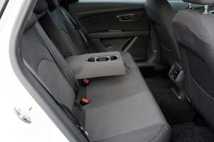White SEAT Leon 2015 in Riga, with an engine capacity of 1.60 L and mileage of 158 thousand km for 7970 €, photo 19 on AUTOMOTO.COM.LV