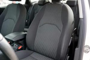 White SEAT Leon 2015 in Riga, with an engine capacity of 1.60 L and mileage of 158 thousand km for 7970 €, photo 21 on AUTOMOTO.COM.LV