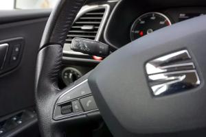 White SEAT Leon 2015 in Riga, with an engine capacity of 1.60 L and mileage of 158 thousand km for 7970 €, photo 23 on AUTOMOTO.COM.LV