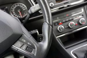 White SEAT Leon 2015 in Riga, with an engine capacity of 1.60 L and mileage of 158 thousand km for 7970 €, photo 24 on AUTOMOTO.COM.LV