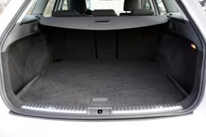 White SEAT Leon 2015 in Riga, with an engine capacity of 1.60 L and mileage of 158 thousand km for 7970 €, photo 31 on AUTOMOTO.COM.LV