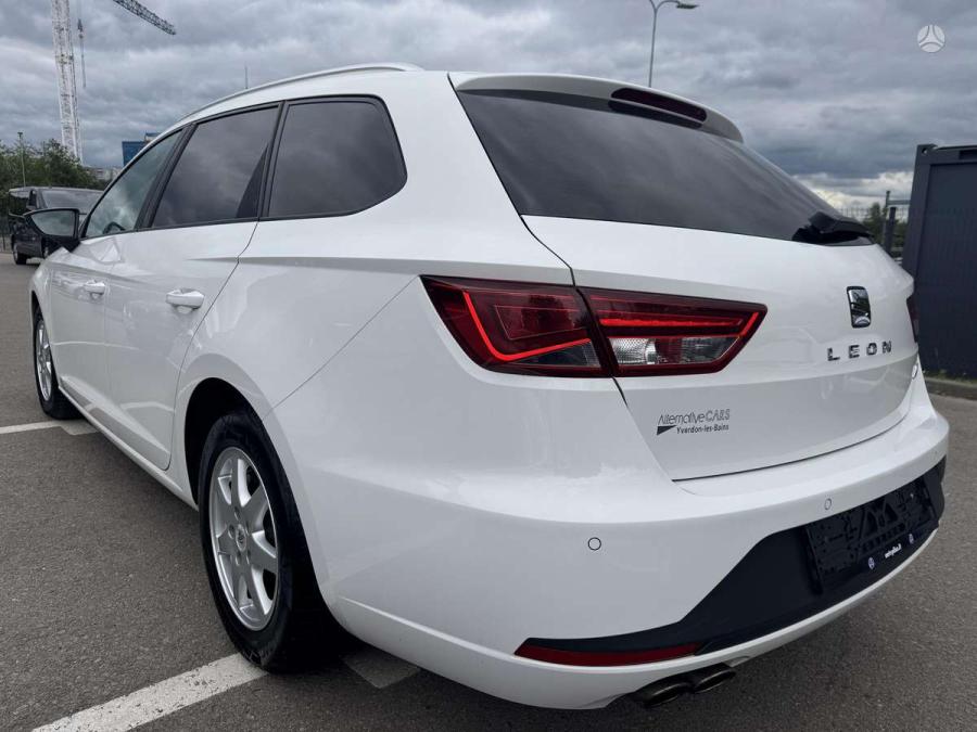White SEAT Leon 2015 in Vilnius, with an engine capacity of 1.40 L and mileage of 150 thousand km for 7950 €, photo 8 on AUTOMOTO.COM.LV