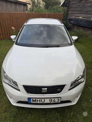 White SEAT Leon 2015 in Vilnius, with an engine capacity of 1.20 L and mileage of 120 thousand km for 6200 €, photo 5 on AUTOMOTO.COM.LV