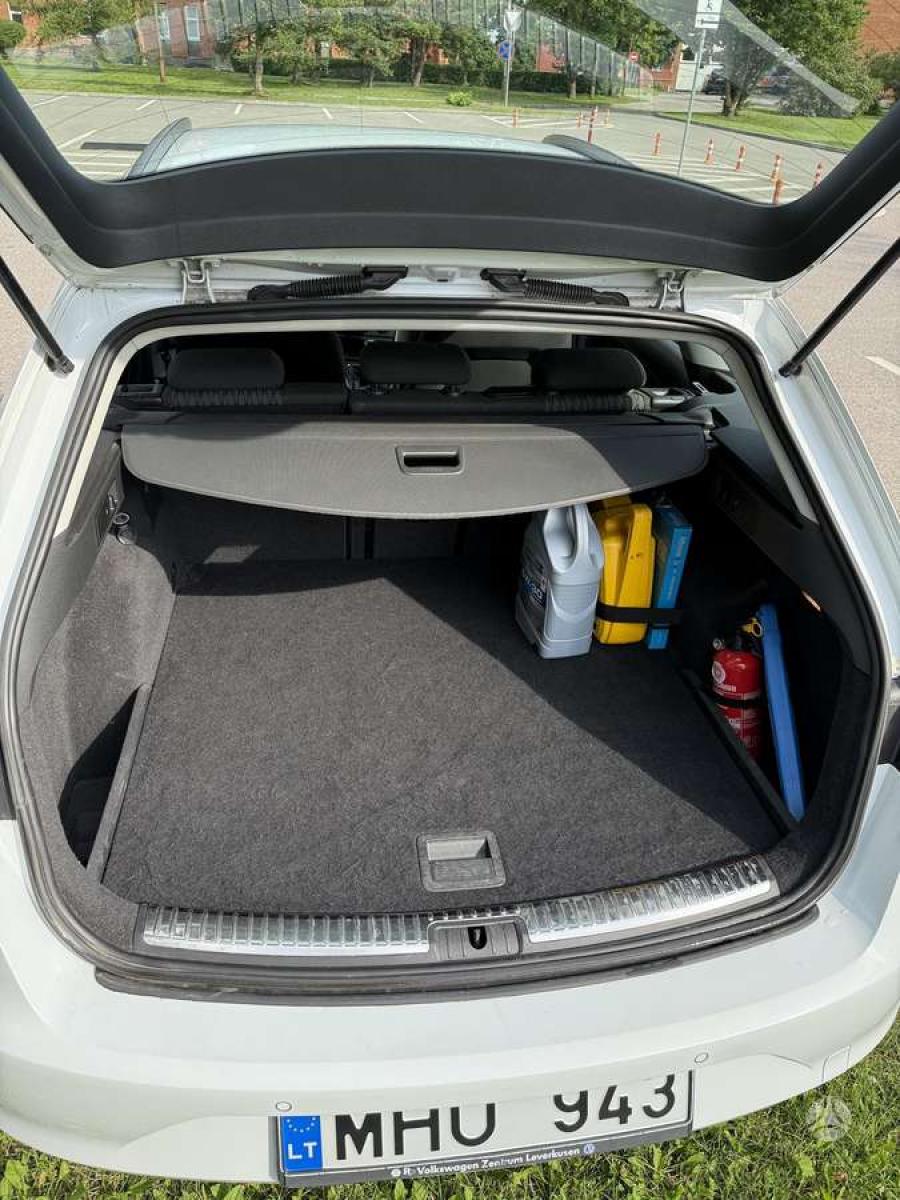 White SEAT Leon 2015 in Vilnius, with an engine capacity of 1.20 L and mileage of 120 thousand km for 6200 €, photo 23 on AUTOMOTO.COM.LV