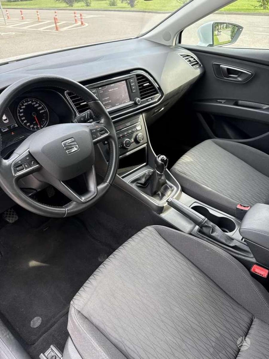 White SEAT Leon 2015 in Vilnius, with an engine capacity of 1.20 L and mileage of 120 thousand km for 6200 €, photo 26 on AUTOMOTO.COM.LV