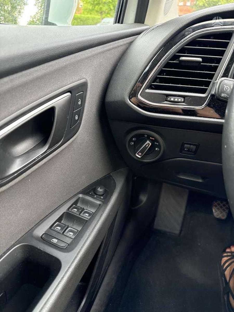 White SEAT Leon 2015 in Vilnius, with an engine capacity of 1.20 L and mileage of 120 thousand km for 6200 €, photo 27 on AUTOMOTO.COM.LV
