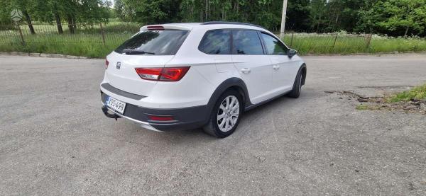 White SEAT Leon 2015 in Siauliai, with an engine capacity of 1.60 L and mileage of 241 thousand km for 7200 €, photo 6 on AUTOMOTO.COM.LV