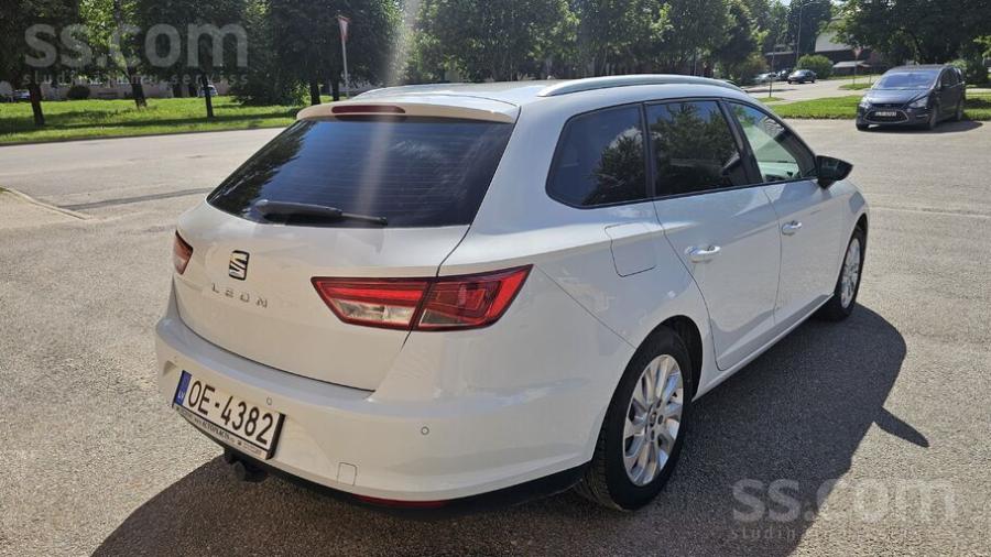 White SEAT Leon 2016 in Limbazi, with an engine capacity of 1.60 L and mileage of 271 thousand km for 6950 €, photo 5 on AUTOMOTO.COM.LV