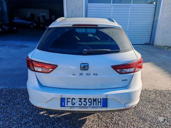 White SEAT Leon 2016 in Panevezys, with an engine capacity of 1.60 L and mileage of 235 thousand km for 5350 €, photo 8 on AUTOMOTO.COM.LV