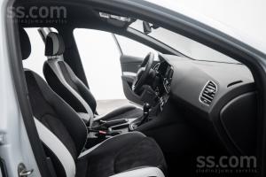 White SEAT Leon 2016 in Tallinn, with an engine capacity of 2.00 L and mileage of 180 thousand km for 11999 €, photo 11 on AUTOMOTO.COM.LV