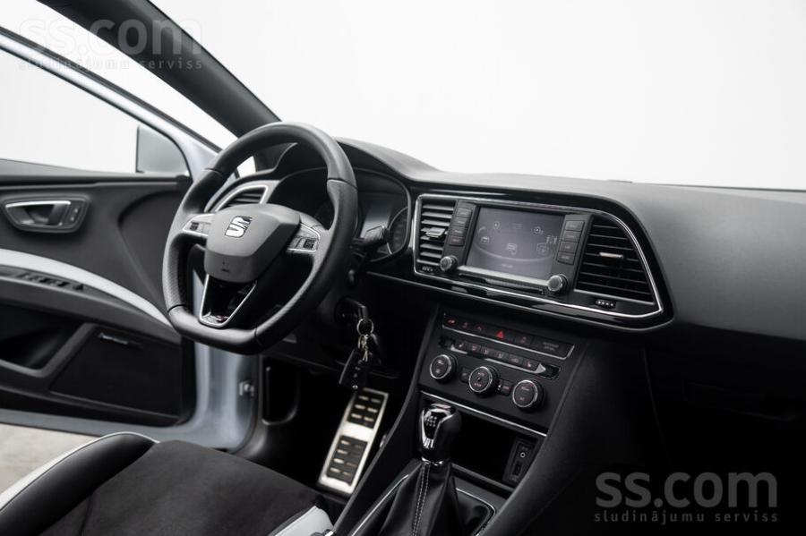 White SEAT Leon 2016 in Tallinn, with an engine capacity of 2.00 L and mileage of 180 thousand km for 11999 €, photo 12 on AUTOMOTO.COM.LV