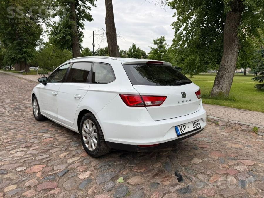 White SEAT Leon 2016 in Jelgava, with an engine capacity of 1.60 L and mileage of 0 thousand km for 5990 €, photo 3 on AUTOMOTO.COM.LV