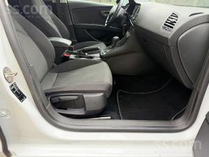 White SEAT Leon 2016 in Jelgava, with an engine capacity of 1.60 L and mileage of 0 thousand km for 5990 €, photo 9 on AUTOMOTO.COM.LV