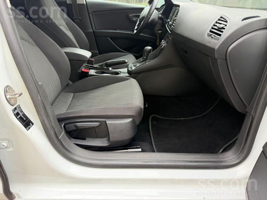 White SEAT Leon 2016 in Jelgava, with an engine capacity of 1.60 L and mileage of 0 thousand km for 5990 €, photo 9 on AUTOMOTO.COM.LV