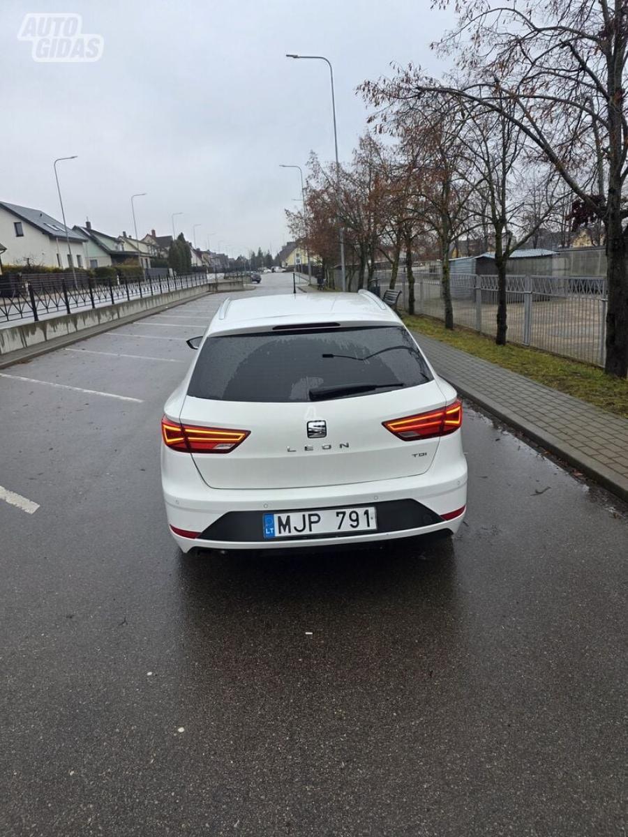 White SEAT Leon 2017 in Telschi, with an engine capacity of 1.60 L and mileage of 324 thousand km for 5200 €, photo 4 on AUTOMOTO.COM.LV