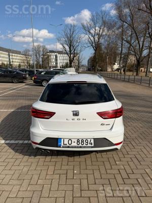 White SEAT Leon 2018 in Riga, with an engine capacity of 2.00 L and mileage of 172 thousand km for 8500 €, photo 5 on AUTOMOTO.COM.LV
