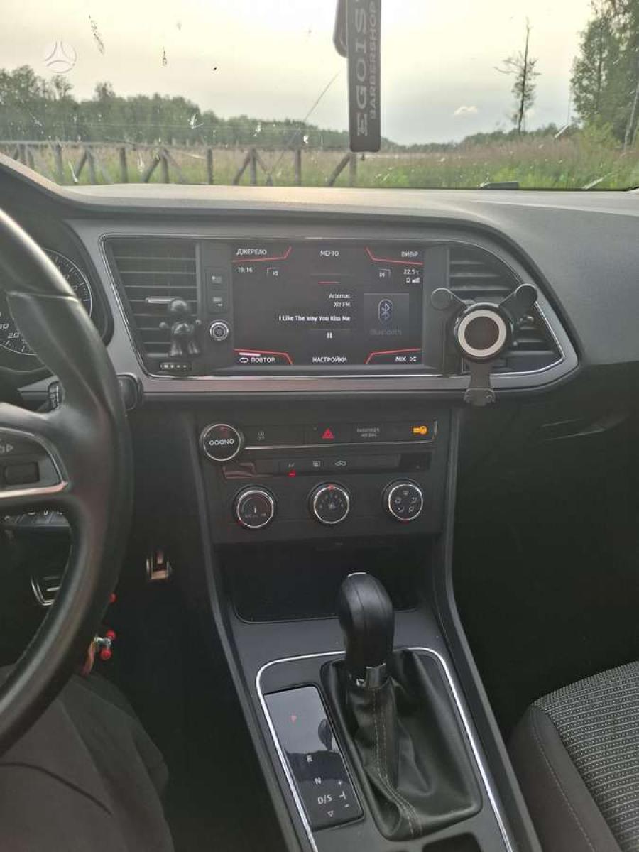 White SEAT Leon 2019 in Vilnius, with an engine capacity of 1.60 L and mileage of 303 thousand km for 6999 €, photo 8 on AUTOMOTO.COM.LV