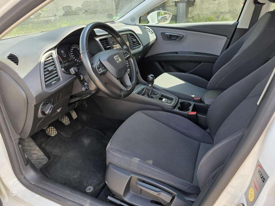 White SEAT Leon 2019 in Utena, with an engine capacity of 1.60 L and mileage of 243 thousand km for 6750 €, photo 11 on AUTOMOTO.COM.LV