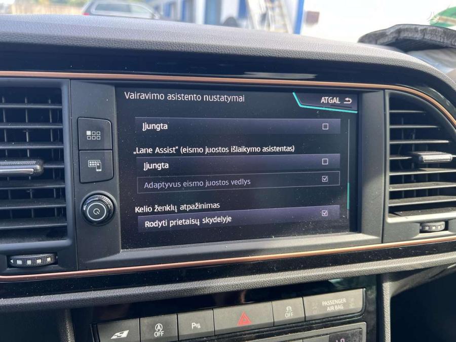 Balts SEAT Leon 2019 Kauņa, ar dzinēja tilpumu 1.98 L un nobraukumu 75 tūkst. km par 9900 €, foto 33 vietnē AUTOMOTO.COM.LV