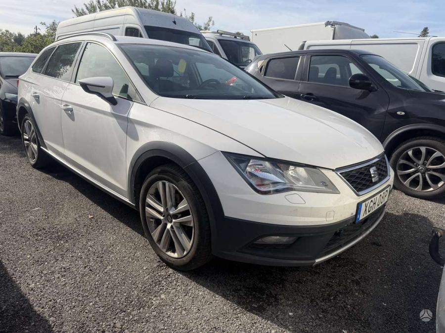 White SEAT Leon 2019 in Kaunas, with an engine capacity of 1.60 L and mileage of 157 thousand km for 6900 €, photo 1 on AUTOMOTO.COM.LV