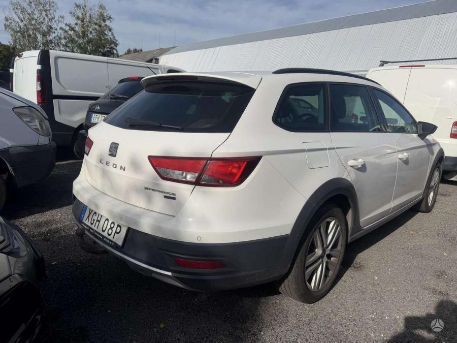 White SEAT Leon 2019 in Kaunas, with an engine capacity of 1.60 L and mileage of 157 thousand km for 6900 €, photo 3 on AUTOMOTO.COM.LV