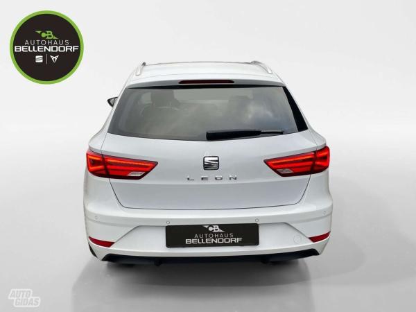 White SEAT Leon 2020 in Kaunas, with an engine capacity of 2.00 L and mileage of 54 thousand km for 22682 €, photo 4 on AUTOMOTO.COM.LV