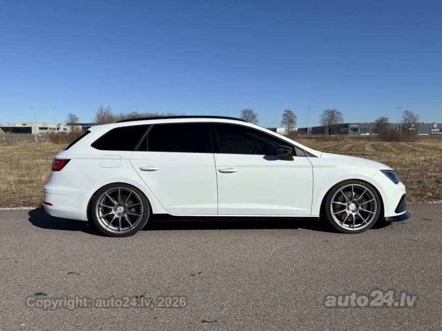 White SEAT Leon 2020 in Tallinn, with an engine capacity of 2.00 L and mileage of 54 thousand km for 22250 €, photo 6 on AUTOMOTO.COM.LV
