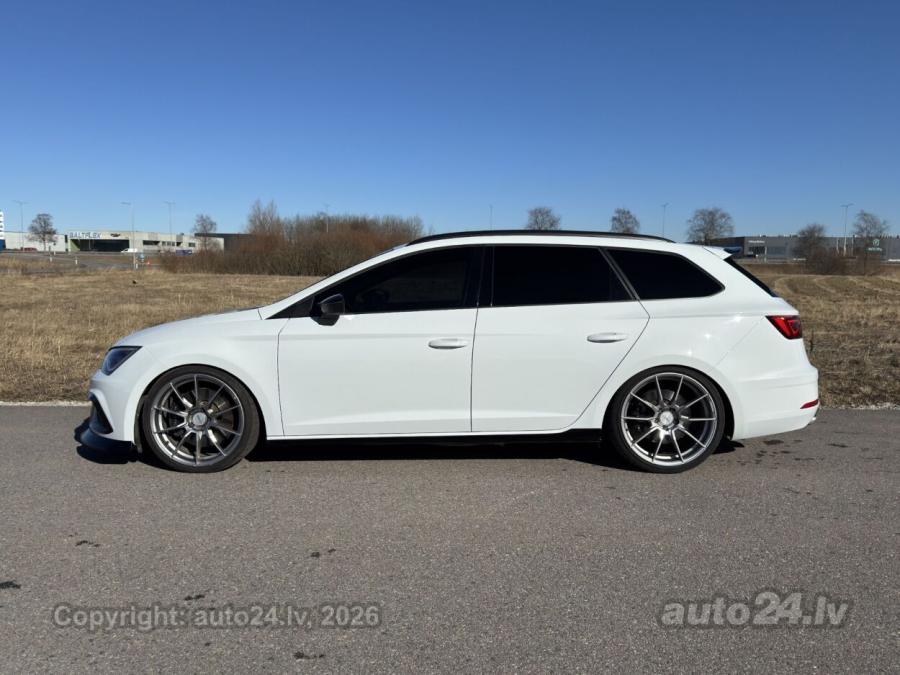 White SEAT Leon 2020 in Tallinn, with an engine capacity of 2.00 L and mileage of 54 thousand km for 22250 €, photo 7 on AUTOMOTO.COM.LV