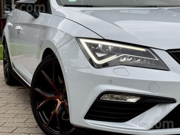 White SEAT Leon 2020 in Jelgava, with an engine capacity of 2.00 L and mileage of 50 thousand km for 21800 €, photo 6 on AUTOMOTO.COM.LV