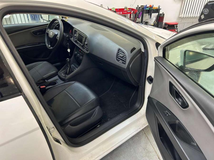 White SEAT Leon 2020 in Marijampole, with an engine capacity of 1.50 L and mileage of 298 thousand km for 7350 €, photo 8 on AUTOMOTO.COM.LV
