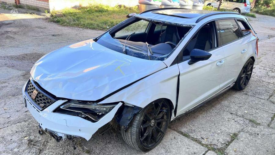 White SEAT Leon 2020 in Alytus, with an engine capacity of 1.98 L and mileage of 85 thousand km for 8700 €, photo 1 on AUTOMOTO.COM.LV