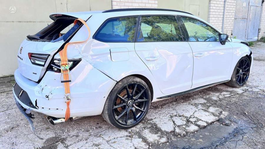 White SEAT Leon 2020 in Alytus, with an engine capacity of 1.98 L and mileage of 85 thousand km for 8700 €, photo 3 on AUTOMOTO.COM.LV