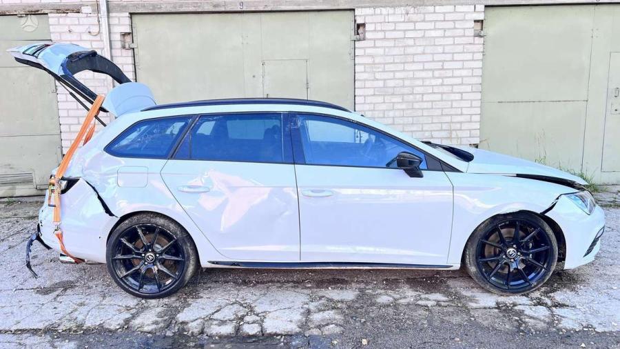 White SEAT Leon 2020 in Alytus, with an engine capacity of 1.98 L and mileage of 85 thousand km for 8700 €, photo 4 on AUTOMOTO.COM.LV