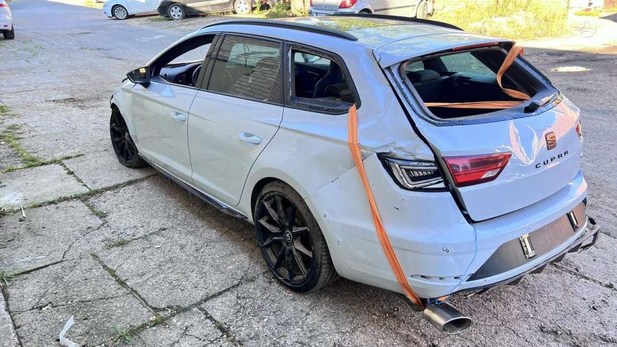White SEAT Leon 2020 in Alytus, with an engine capacity of 1.98 L and mileage of 85 thousand km for 8700 €, photo 7 on AUTOMOTO.COM.LV