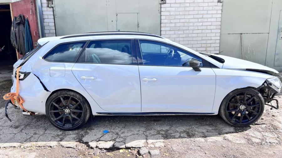 White SEAT Leon 2020 in Alytus, with an engine capacity of 1.98 L and mileage of 85 thousand km for 8700 €, photo 15 on AUTOMOTO.COM.LV