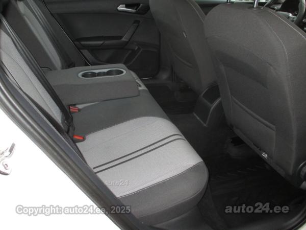 White SEAT Leon 2021 in Tartu, with an engine capacity of 2.00 L and mileage of 196 thousand km for 12990 €, photo 11 on AUTOMOTO.COM.LV