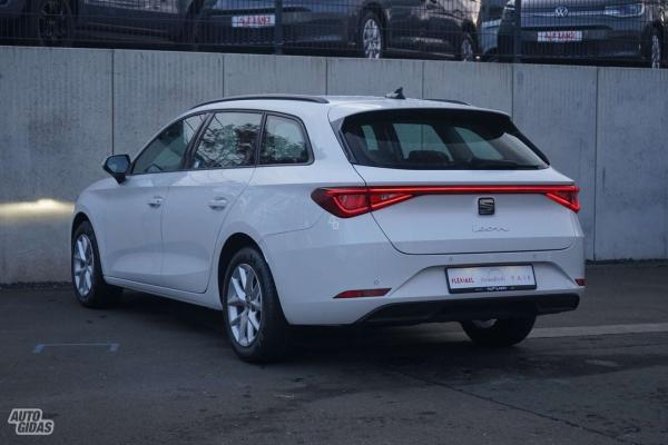 White SEAT Leon 2021 in Kaunas, with an engine capacity of 1.00 L and mileage of 62 thousand km for 22349 €, photo 3 on AUTOMOTO.COM.LV